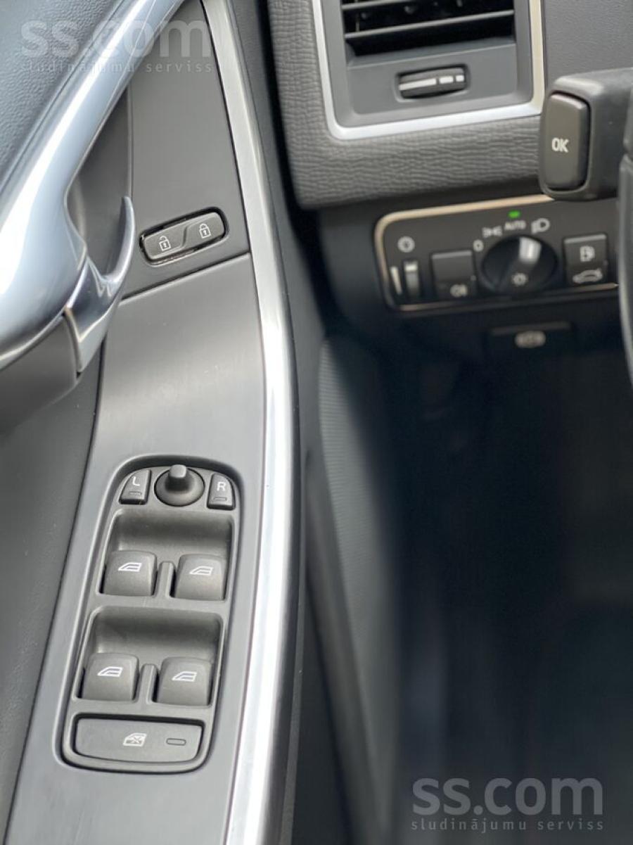 Black Volvo XC60 2016 in Riga, with an engine capacity of 2.00 L and mileage of 0 thousand km for 14400 €, photo 14 on AUTOMOTO.COM.LV