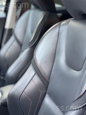 Black Volvo XC60 2016 in Riga, with an engine capacity of 2.00 L and mileage of 0 thousand km for 14400 €, photo 15 on AUTOMOTO.COM.LV