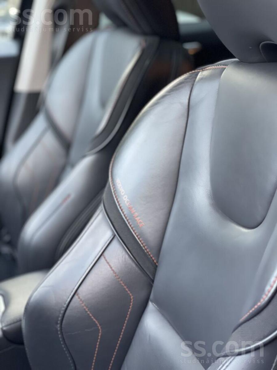 Black Volvo XC60 2016 in Riga, with an engine capacity of 2.00 L and mileage of 0 thousand km for 14400 €, photo 15 on AUTOMOTO.COM.LV