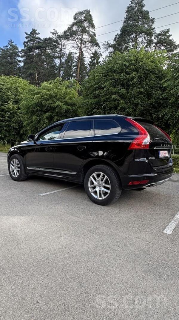 Melns Volvo XC60 2016 Ogre, ar dzinēja tilpumu 2.40 L un nobraukumu 229 tūkst. km par 14300 €, foto 4 vietnē AUTOMOTO.COM.LV