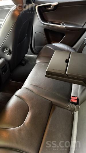 Melns Volvo XC60 2016 Ogre, ar dzinēja tilpumu 2.40 L un nobraukumu 229 tūkst. km par 14300 €, foto 14 vietnē AUTOMOTO.COM.LV