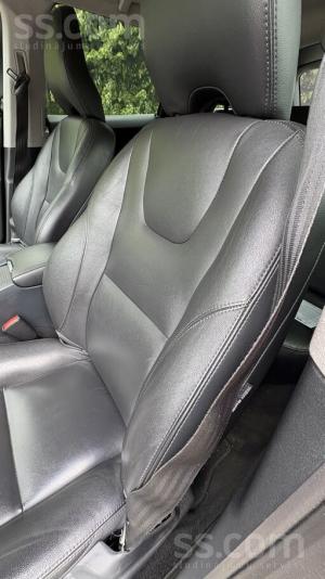 Melns Volvo XC60 2016 Ogre, ar dzinēja tilpumu 2.40 L un nobraukumu 229 tūkst. km par 14300 €, foto 16 vietnē AUTOMOTO.COM.LV
