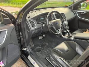 Black Volvo XC60 2016 in Riga, with an engine capacity of 2.40 L and mileage of 253 thousand km for 14699 €, photo 9 on AUTOMOTO.COM.LV