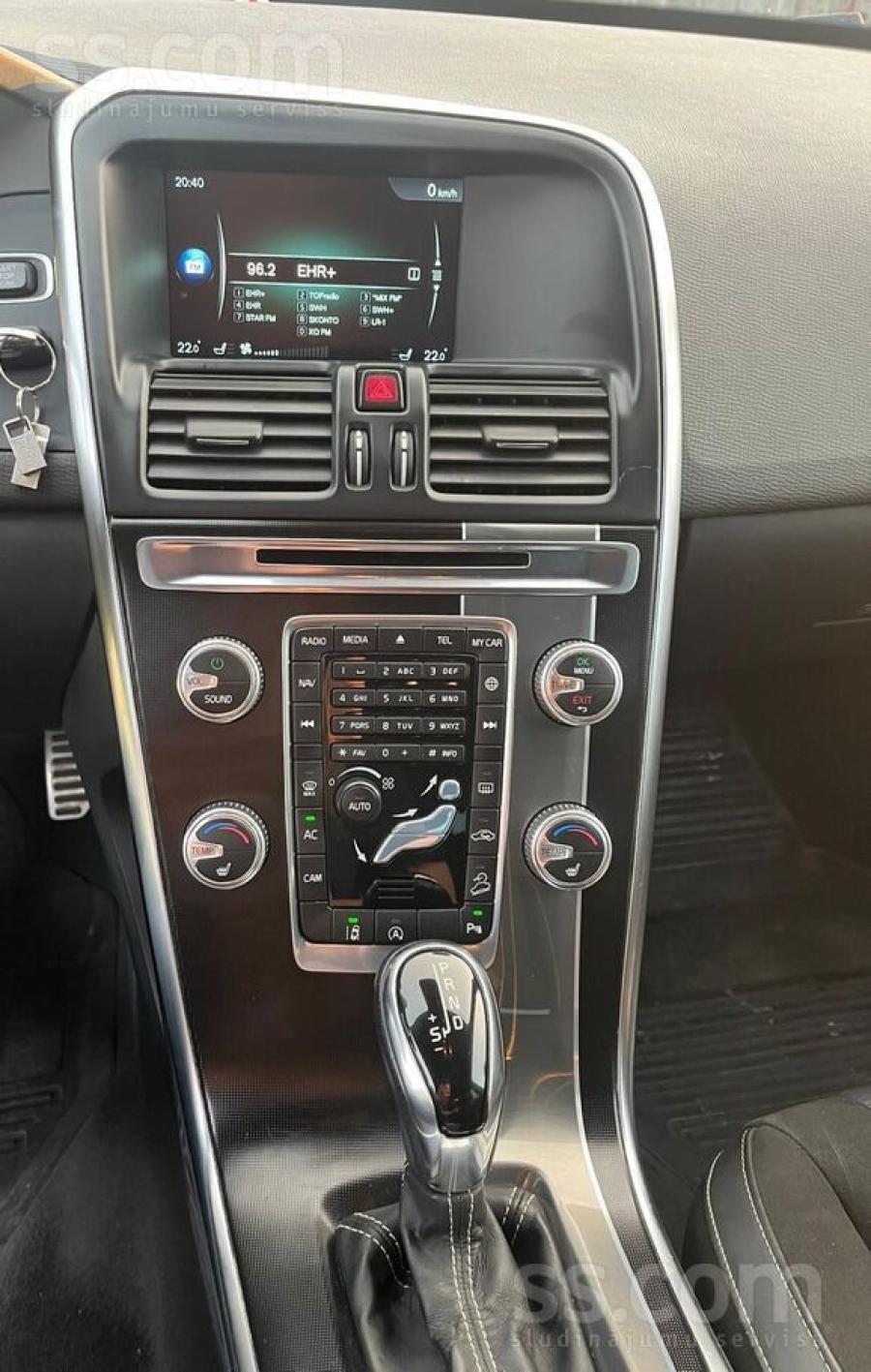 Black Volvo XC60 2016 in Riga, with an engine capacity of 2.40 L and mileage of 253 thousand km for 14699 €, photo 11 on AUTOMOTO.COM.LV