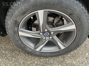 Black Volvo XC60 2016 in Riga, with an engine capacity of 2.40 L and mileage of 253 thousand km for 14699 €, photo 12 on AUTOMOTO.COM.LV