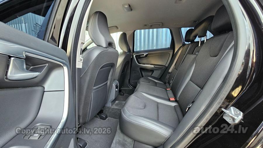 Melns Volvo XC60 2016 Tallina, ar dzinēja tilpumu 2.00 L un nobraukumu 158 tūkst. km par 11990 €, foto 13 vietnē AUTOMOTO.COM.LV