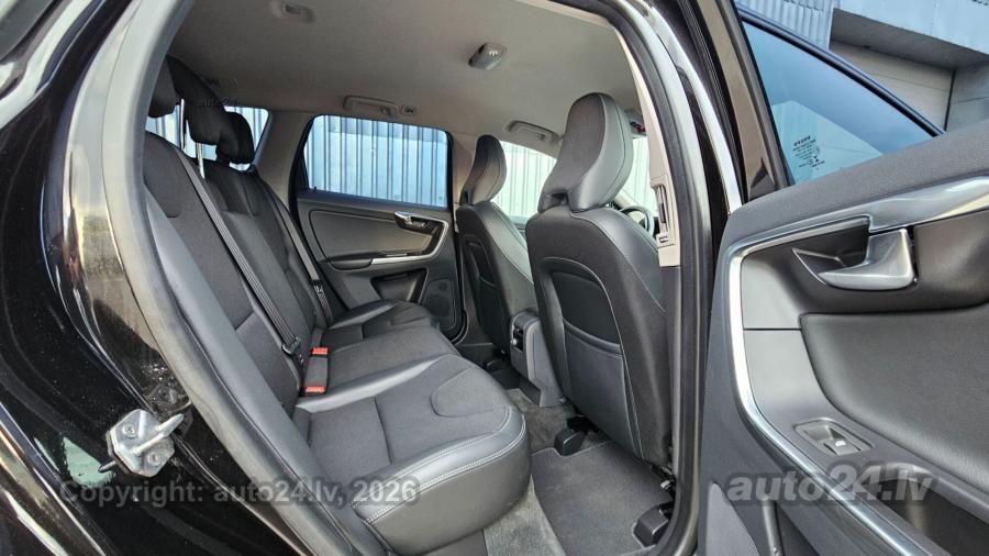 Melns Volvo XC60 2016 Tallina, ar dzinēja tilpumu 2.00 L un nobraukumu 158 tūkst. km par 11990 €, foto 14 vietnē AUTOMOTO.COM.LV