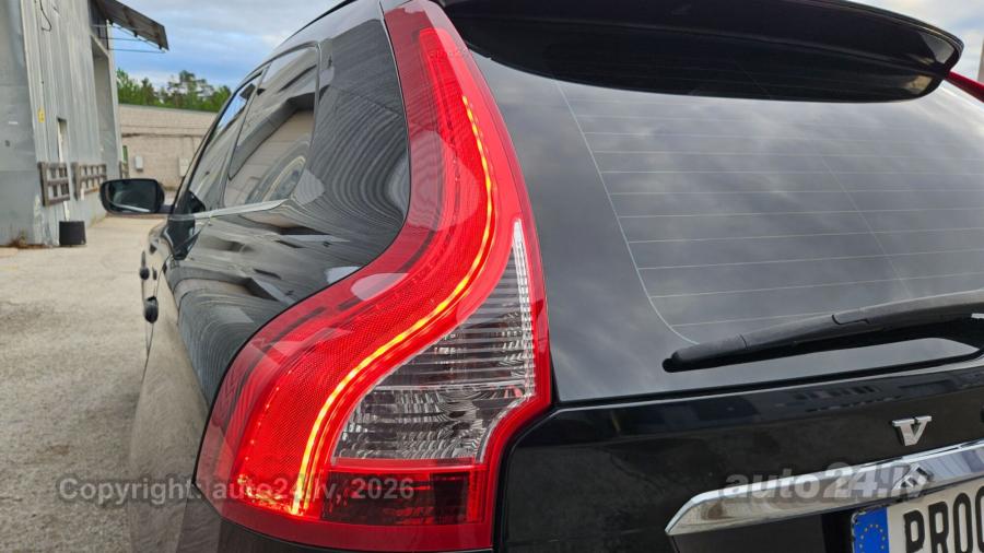 Melns Volvo XC60 2016 Tallina, ar dzinēja tilpumu 2.00 L un nobraukumu 158 tūkst. km par 11990 €, foto 30 vietnē AUTOMOTO.COM.LV