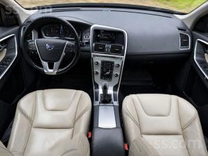 Black Volvo XC60 2016 in Riga, with an engine capacity of 2.00 L and mileage of 338 thousand km for 8200 €, photo 10 on AUTOMOTO.COM.LV