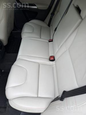 Black Volvo XC60 2016 in Riga, with an engine capacity of 2.00 L and mileage of 338 thousand km for 8200 €, photo 12 on AUTOMOTO.COM.LV