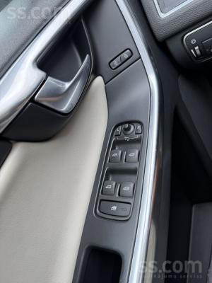 Black Volvo XC60 2016 in Riga, with an engine capacity of 2.00 L and mileage of 338 thousand km for 8200 €, photo 18 on AUTOMOTO.COM.LV