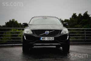 Черный Вольво ХС60 2016 в Рига, объемом двигателя 2.00 л и пробегом 212 тыс. км за 12950 €, фото 4 на AUTOMOTO.COM.LV