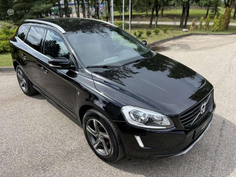 Black Volvo XC60 2016 in Kazlu Ruda, with an engine capacity of 1.97 L and mileage of 248 thousand km for 11000 €, photo 4 on AUTOMOTO.COM.LV