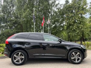 Black Volvo XC60 2016 in Kazlu Ruda, with an engine capacity of 1.97 L and mileage of 248 thousand km for 11000 €, photo 10 on AUTOMOTO.COM.LV