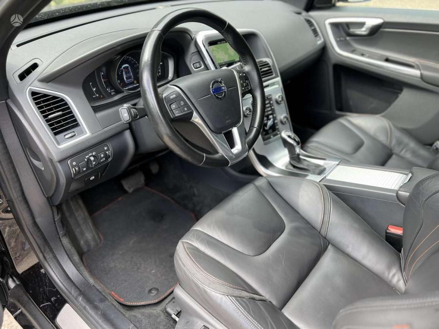 Black Volvo XC60 2016 in Kazlu Ruda, with an engine capacity of 1.97 L and mileage of 248 thousand km for 11000 €, photo 20 on AUTOMOTO.COM.LV