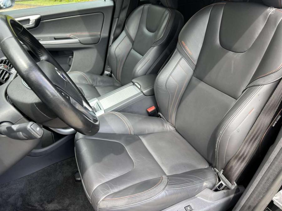 Black Volvo XC60 2016 in Kazlu Ruda, with an engine capacity of 1.97 L and mileage of 248 thousand km for 11000 €, photo 21 on AUTOMOTO.COM.LV