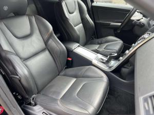Black Volvo XC60 2016 in Kazlu Ruda, with an engine capacity of 1.97 L and mileage of 248 thousand km for 11000 €, photo 25 on AUTOMOTO.COM.LV