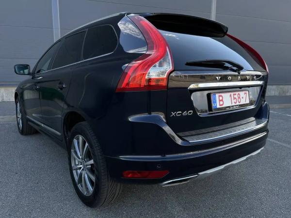 Black Volvo XC60 2016 in Riga, with an engine capacity of 2.00 L and mileage of 285 thousand km for 12990 €, photo 3 on AUTOMOTO.COM.LV