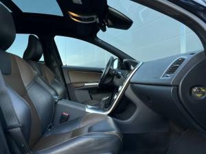 Melns Volvo XC60 2016 Rīga, ar dzinēja tilpumu 2.00 L un nobraukumu 285 tūkst. km par 12990 €, foto 7 vietnē AUTOMOTO.COM.LV