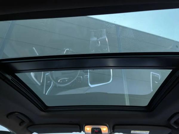 Black Volvo XC60 2016 in Riga, with an engine capacity of 2.00 L and mileage of 285 thousand km for 12990 €, photo 9 on AUTOMOTO.COM.LV