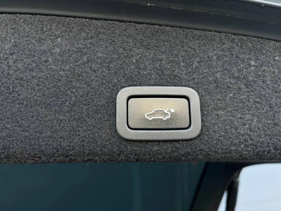 Melns Volvo XC60 2016 Rīga, ar dzinēja tilpumu 2.00 L un nobraukumu 285 tūkst. km par 12990 €, foto 21 vietnē AUTOMOTO.COM.LV
