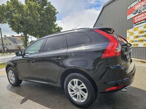 Black Volvo XC60 2016 in Siauliai, with an engine capacity of 2.00 L and mileage of 191 thousand km for 9950 €, photo 5 on AUTOMOTO.COM.LV