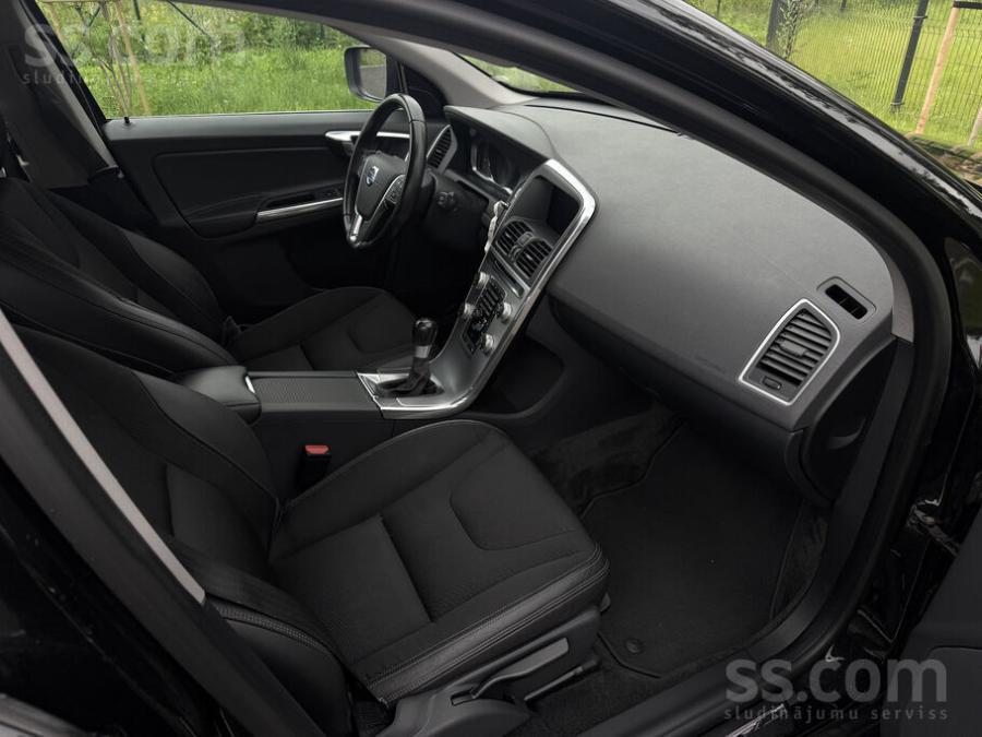 Melns Volvo XC60 2016 Rīga, ar dzinēja tilpumu 2.40 L un nobraukumu 146 tūkst. km par 14850 €, foto 15 vietnē AUTOMOTO.COM.LV