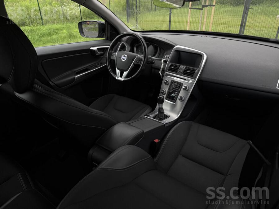 Melns Volvo XC60 2016 Rīga, ar dzinēja tilpumu 2.40 L un nobraukumu 146 tūkst. km par 14850 €, foto 16 vietnē AUTOMOTO.COM.LV