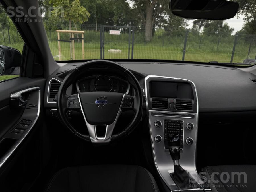 Melns Volvo XC60 2016 Rīga, ar dzinēja tilpumu 2.40 L un nobraukumu 146 tūkst. km par 14850 €, foto 19 vietnē AUTOMOTO.COM.LV