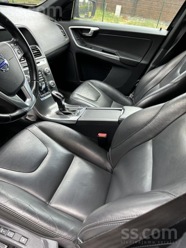 Melns Volvo XC60 2016 Rīga, ar dzinēja tilpumu 2.40 L un nobraukumu 217 tūkst. km par 15200 €, foto 6 vietnē AUTOMOTO.COM.LV