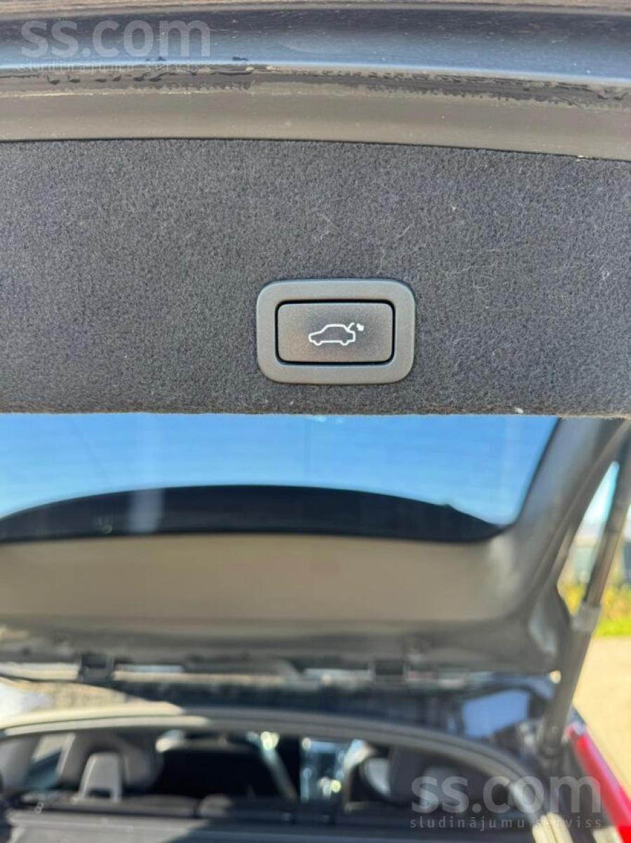 Melns Volvo XC60 2016 Rīga, ar dzinēja tilpumu 2.00 L un nobraukumu 253 tūkst. km par 11000 €, foto 14 vietnē AUTOMOTO.COM.LV