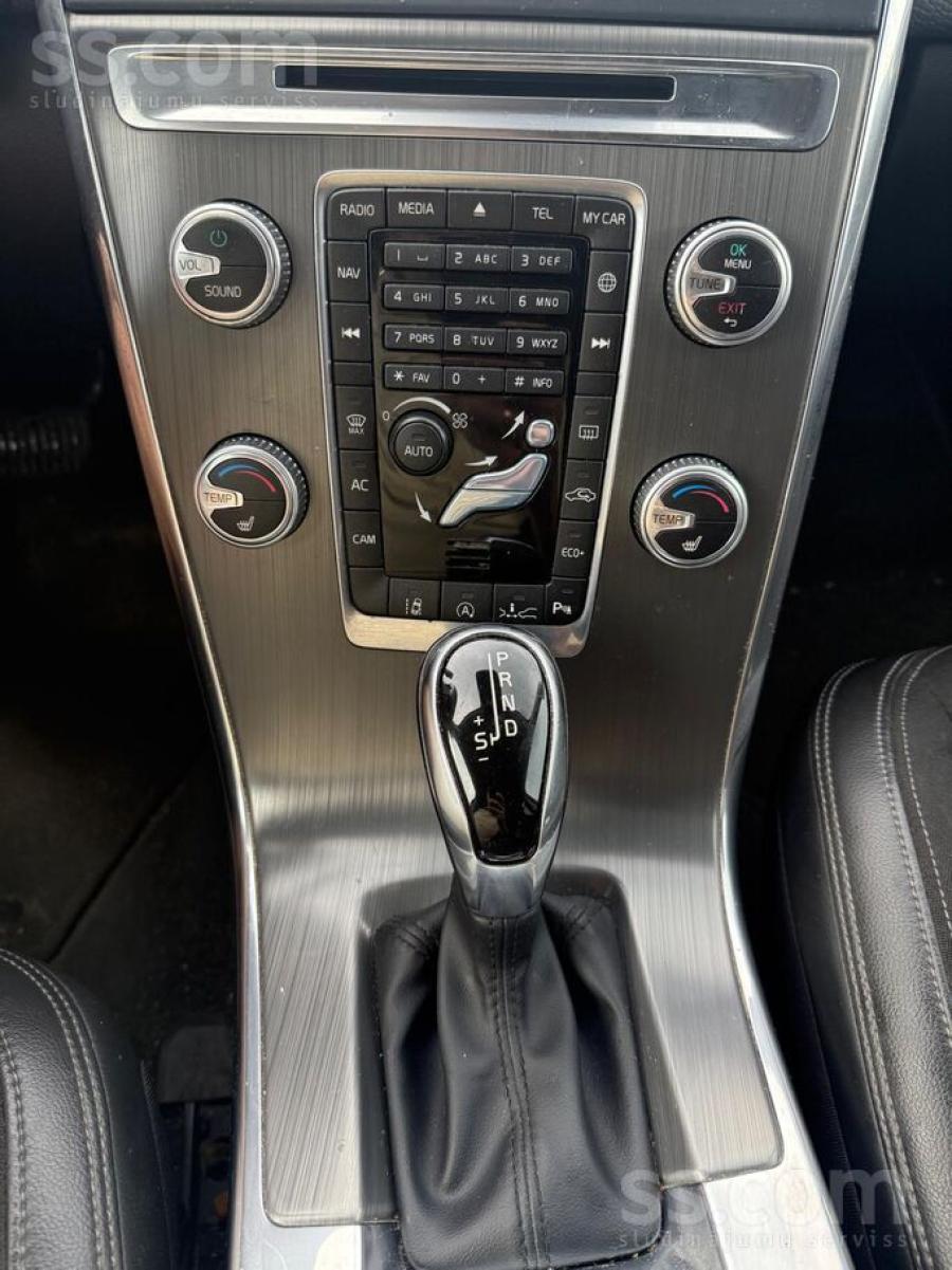 Melns Volvo XC60 2016 Rīga, ar dzinēja tilpumu 2.00 L un nobraukumu 253 tūkst. km par 11000 €, foto 16 vietnē AUTOMOTO.COM.LV
