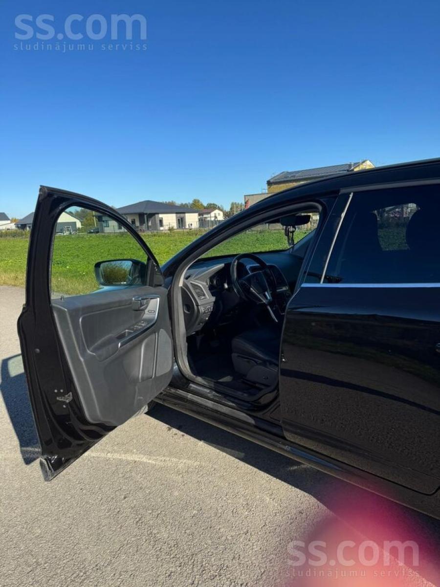 Melns Volvo XC60 2016 Rīga, ar dzinēja tilpumu 2.00 L un nobraukumu 253 tūkst. km par 11000 €, foto 18 vietnē AUTOMOTO.COM.LV