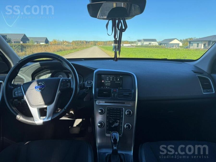 Melns Volvo XC60 2016 Rīga, ar dzinēja tilpumu 2.00 L un nobraukumu 253 tūkst. km par 11000 €, foto 19 vietnē AUTOMOTO.COM.LV