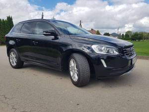 Black Volvo XC60 2016 in Pakruojis, with an engine capacity of 2.40 L and mileage of 182 thousand km for 15399 €, photo 5 on AUTOMOTO.COM.LV