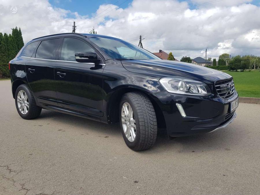 Black Volvo XC60 2016 in Pakruojis, with an engine capacity of 2.40 L and mileage of 182 thousand km for 15399 €, photo 5 on AUTOMOTO.COM.LV