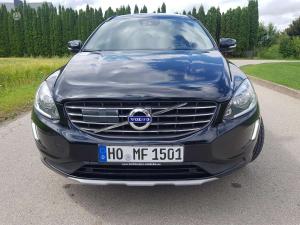 Black Volvo XC60 2016 in Pakruojis, with an engine capacity of 2.40 L and mileage of 182 thousand km for 15399 €, photo 6 on AUTOMOTO.COM.LV