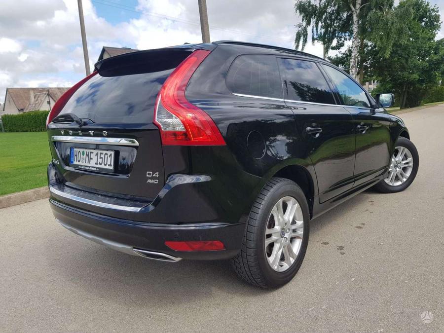 Black Volvo XC60 2016 in Pakruojis, with an engine capacity of 2.40 L and mileage of 182 thousand km for 15399 €, photo 8 on AUTOMOTO.COM.LV