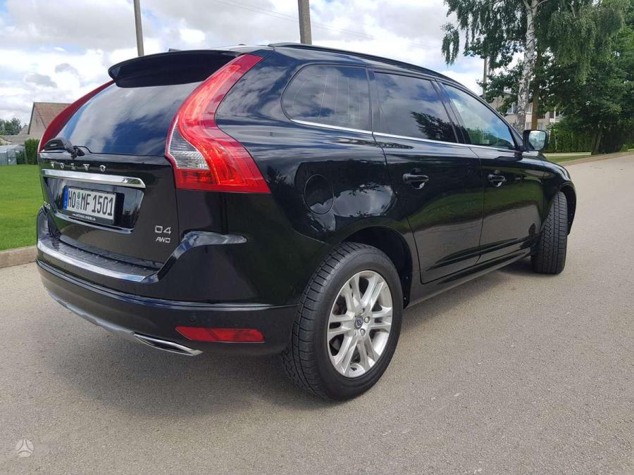 Black Volvo XC60 2016 in Pakruojis, with an engine capacity of 2.40 L and mileage of 182 thousand km for 15399 €, photo 10 on AUTOMOTO.COM.LV