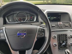 Black Volvo XC60 2016 in Pakruojis, with an engine capacity of 2.40 L and mileage of 182 thousand km for 15399 €, photo 13 on AUTOMOTO.COM.LV