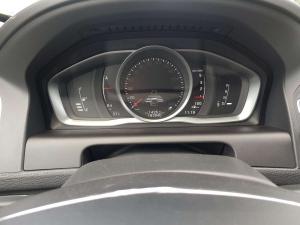 Black Volvo XC60 2016 in Pakruojis, with an engine capacity of 2.40 L and mileage of 182 thousand km for 15399 €, photo 16 on AUTOMOTO.COM.LV