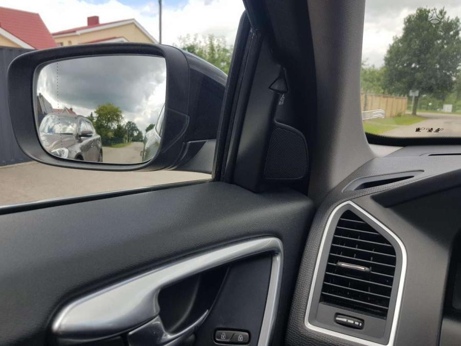 Black Volvo XC60 2016 in Pakruojis, with an engine capacity of 2.40 L and mileage of 182 thousand km for 15399 €, photo 18 on AUTOMOTO.COM.LV