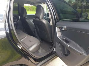 Black Volvo XC60 2016 in Pakruojis, with an engine capacity of 2.40 L and mileage of 182 thousand km for 15399 €, photo 24 on AUTOMOTO.COM.LV