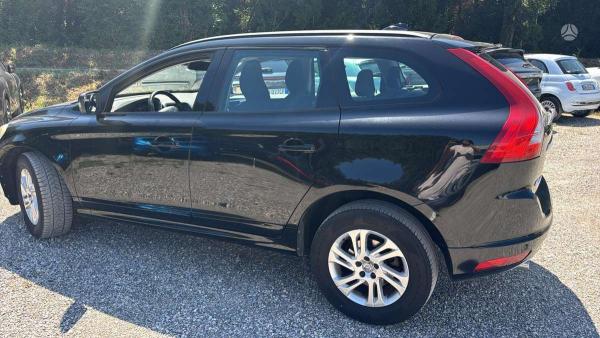 Black Volvo XC60 2016 in Siauliai, with an engine capacity of 1.97 L and mileage of 261 thousand km for 7700 €, photo 7 on AUTOMOTO.COM.LV
