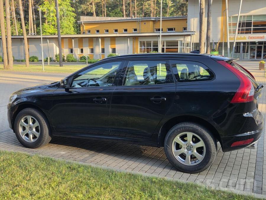 Black Volvo XC60 2016 in Ogre, with an engine capacity of 2.00 L and mileage of 217 thousand km for 11500 €, photo 19 on AUTOMOTO.COM.LV