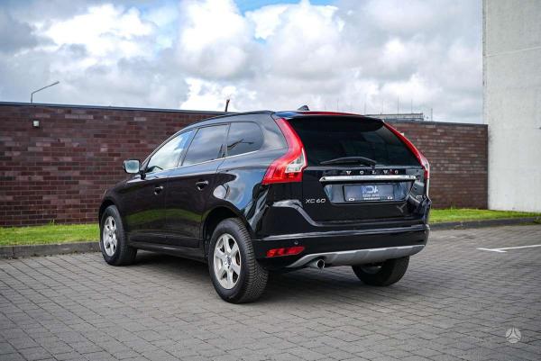 Melns Volvo XC60 2016 Marijampole, ar dzinēja tilpumu 1.97 L un nobraukumu 274 tūkst. km par 10850 €, foto 6 vietnē AUTOMOTO.COM.LV