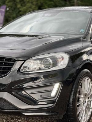 Black Volvo XC60 2016 in Utena, with an engine capacity of 2.40 L and mileage of 275 thousand km for 14450 €, photo 8 on AUTOMOTO.COM.LV