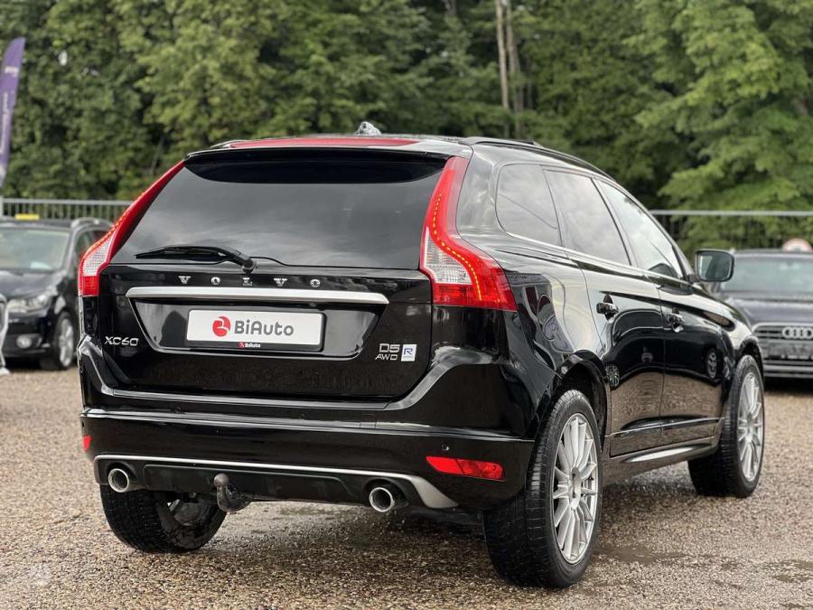 Black Volvo XC60 2016 in Utena, with an engine capacity of 2.40 L and mileage of 275 thousand km for 14450 €, photo 27 on AUTOMOTO.COM.LV
