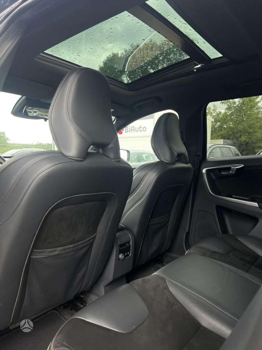 Black Volvo XC60 2016 in Utena, with an engine capacity of 2.40 L and mileage of 275 thousand km for 14450 €, photo 34 on AUTOMOTO.COM.LV