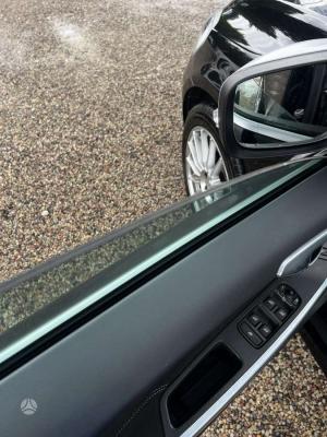 Black Volvo XC60 2016 in Utena, with an engine capacity of 2.40 L and mileage of 275 thousand km for 14450 €, photo 37 on AUTOMOTO.COM.LV